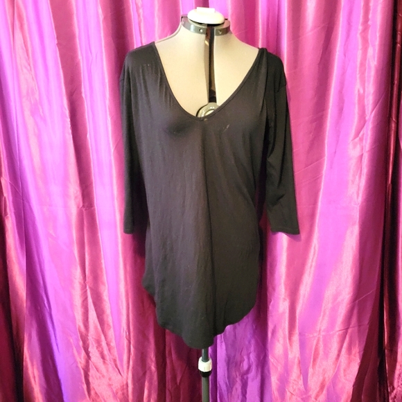 JustFab | Tops | Justfab Flowy Open Back Tshirt Style Top Free With ...